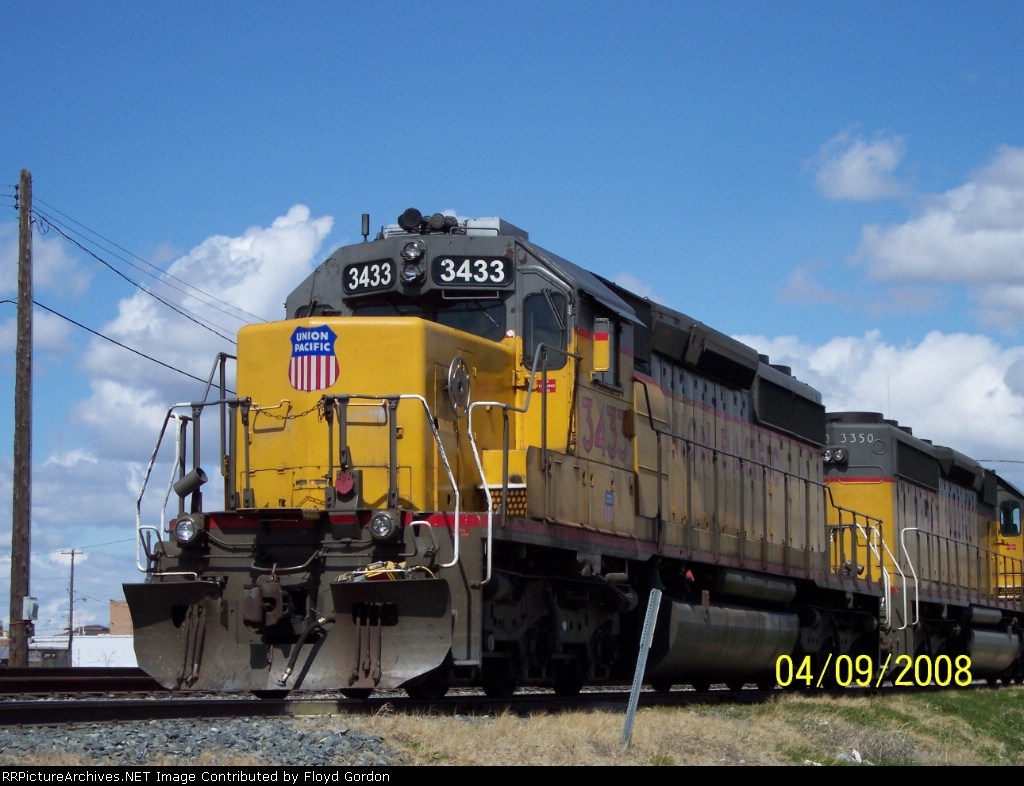 UP 3433 of UP local 43 has made the run to Weiser, ID and is back